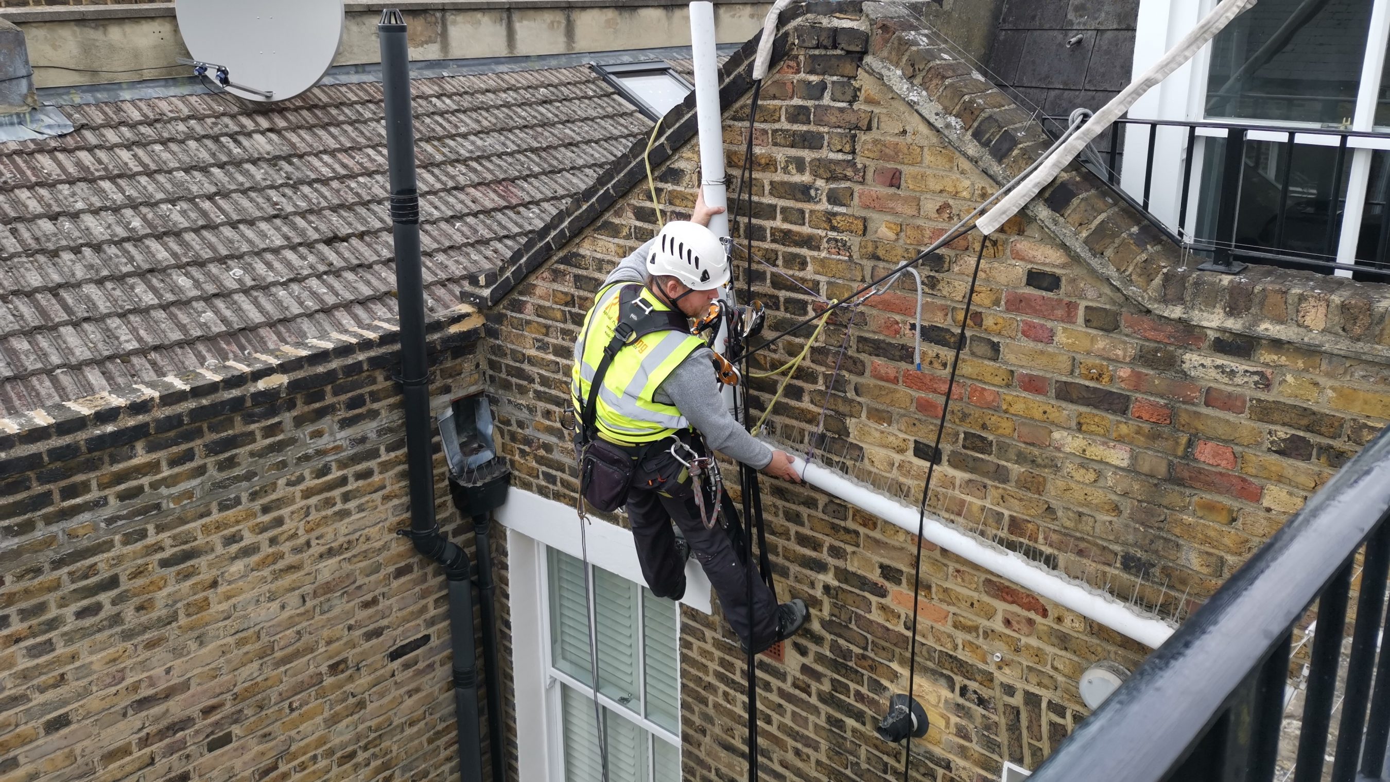 Abseiling property maintenance - Repair Abseiling Ltd.