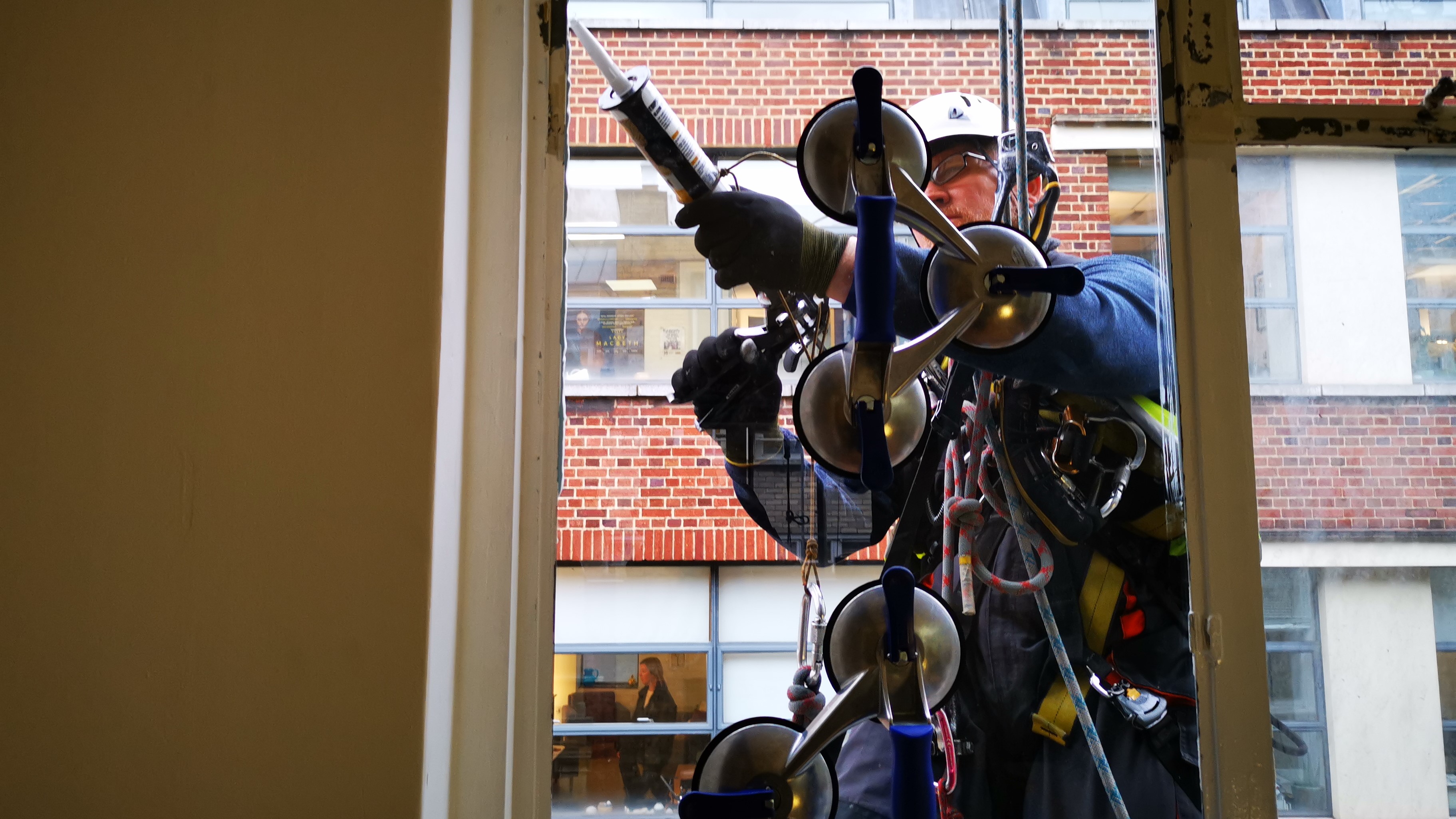 Residential glazing repair London. - Repair Abseiling Ltd.