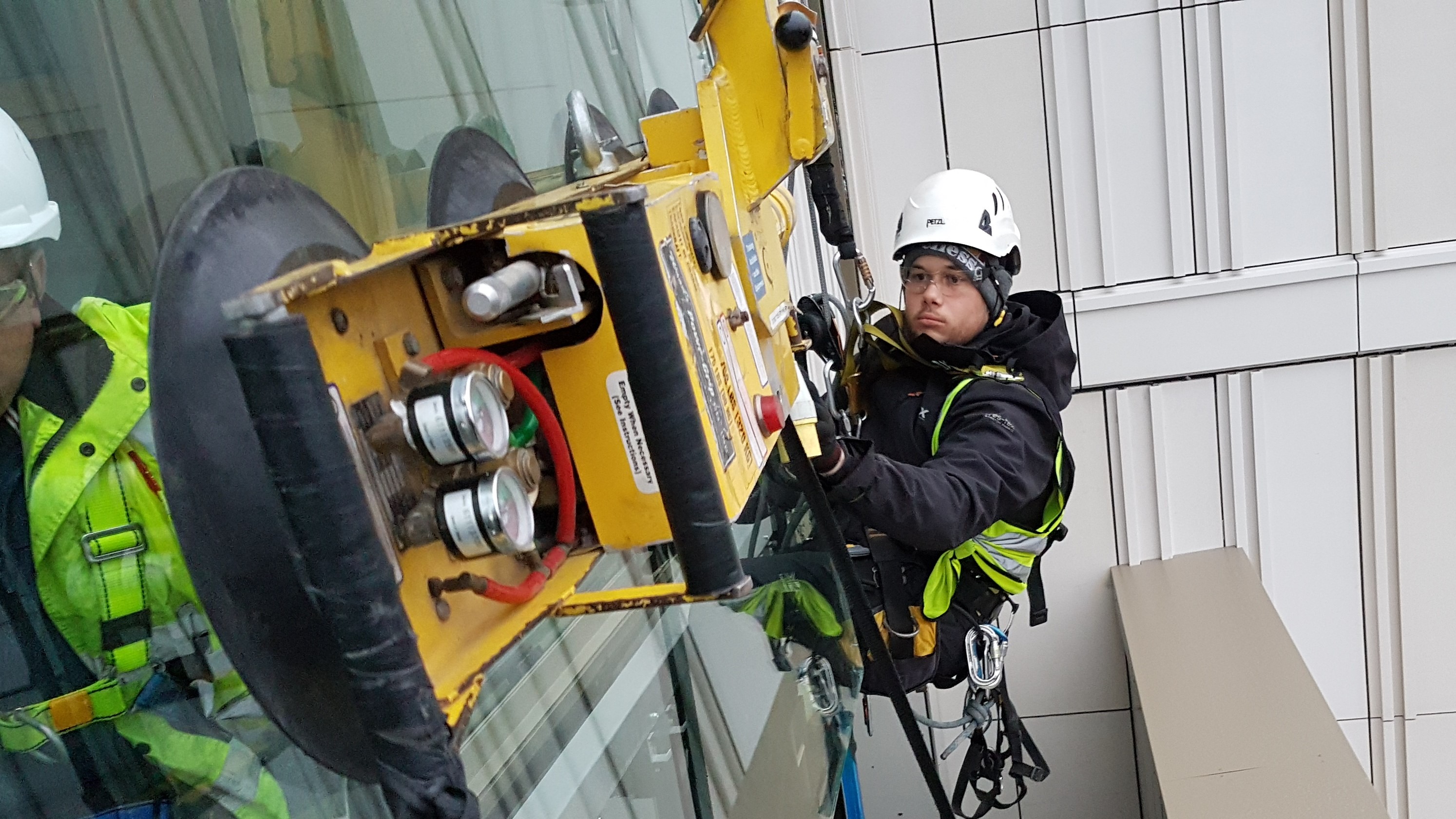 Structural glazing rope access - Repair Abseiling Ltd.