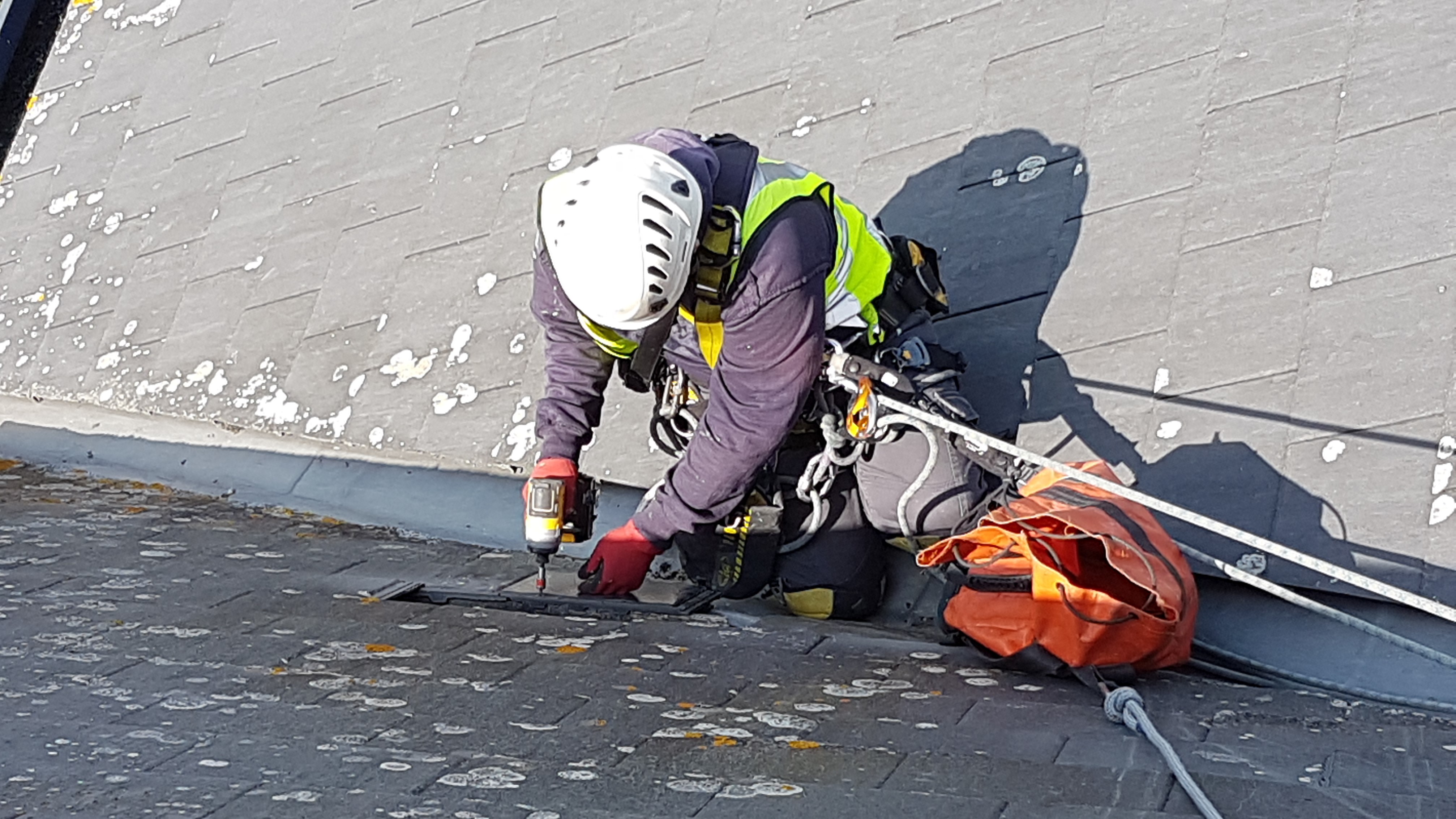 Abseiling property maintenance - Repair Abseiling Ltd.