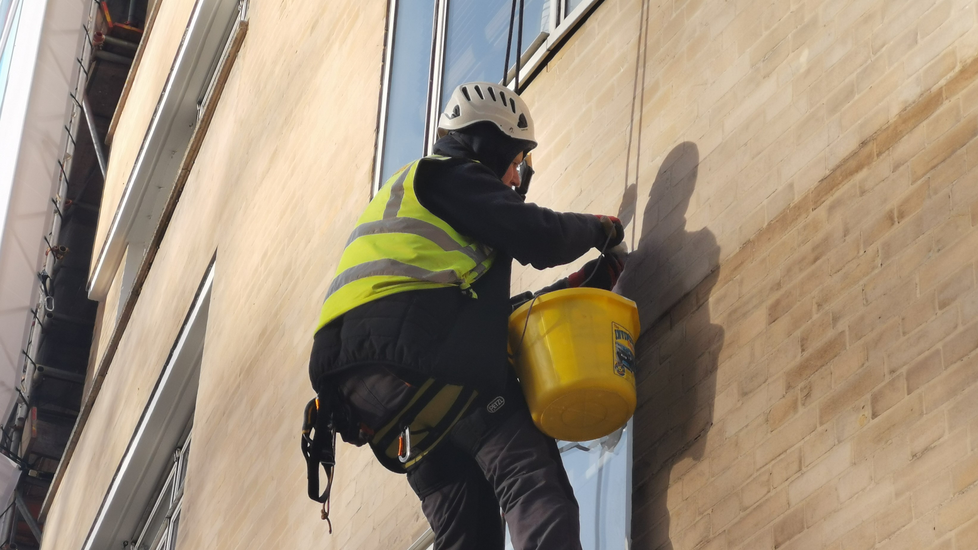 Abseiling brickwork pointing restoration - Repair Abseiling Ltd.